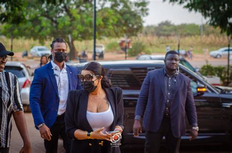 Emma Lohoues accueillie en rockstar à Ouagadougou YECLO