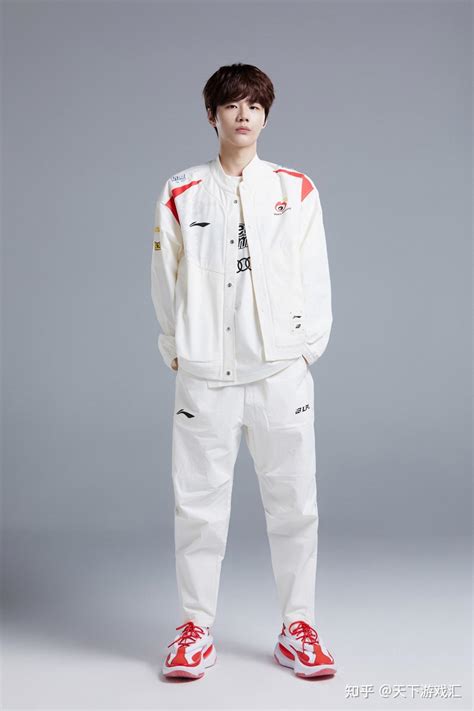 Lpl新队服全公开，theshy成为赢家，rng令人失望，369沦为喜剧人 知乎