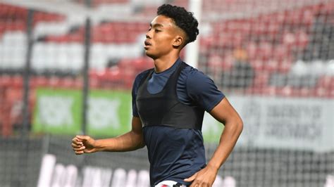 Richard Chin Sempurnakan Debut Di Efl
