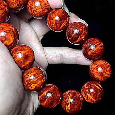 小葉紫檀的王者 瘤疤18mm13顆櫻子瘤 黃金底 盤玩易包漿 每日頭條