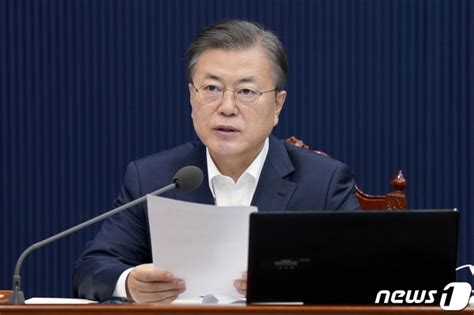 문 대통령 지지율 39 답보 부정평가 52 북한 원전문건 공방 영향 머니s