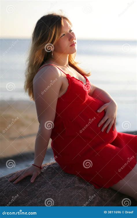 Jonge Moeder Stock Foto Image Of Moeder Lichaam Zwangerschap