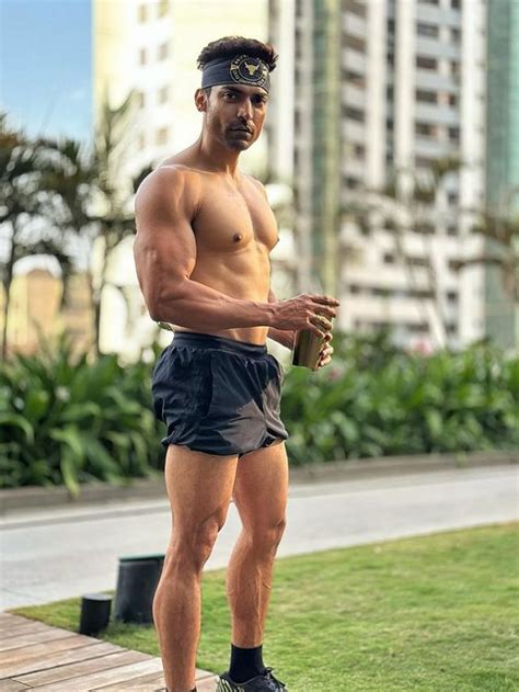 Gurmeet Choudhary Shares What He Does To Maintain His Ripped Body