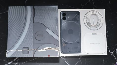 Nothing Phone（2）開箱評測：唔只賣相吸引，用落都有驚喜 Qooah