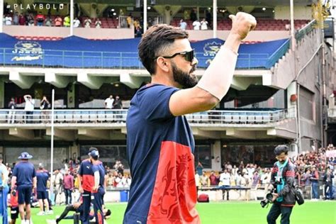 Watch Virat Kohli Receives Rousing Reception From Rcb Fans At Training