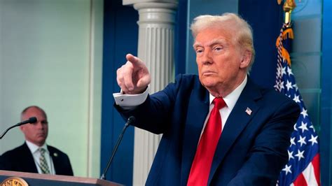 Trump Declara El Inglés Como Idioma Oficial De Estados Unidos
