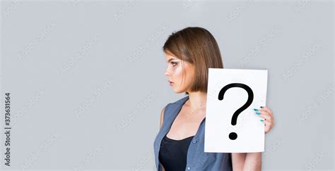 Zdjęcie Stock Thinking Woman Girl Question Getting Answers Thinking Question Mark Symbol