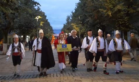 Mbahet Edicioni I 27 Të I Festivalit Oda Dibrane Qindra Artistë Mbushin Rrugët Kultplus