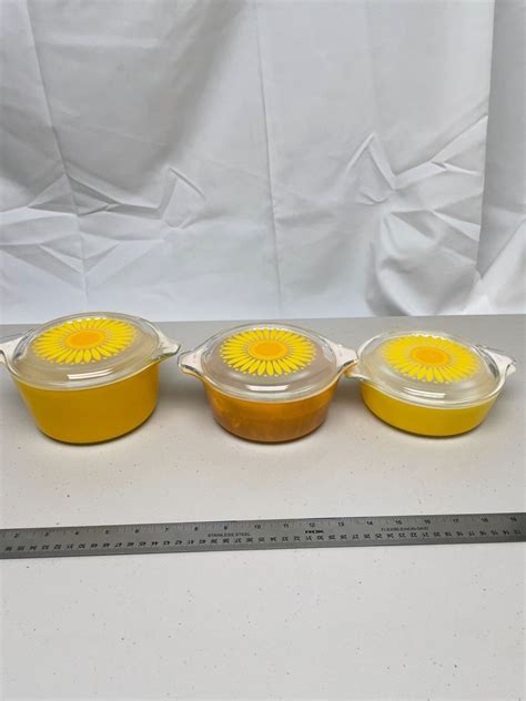 Pyrex 3 Casserole Dish Set With Lids Schmalz Auctions