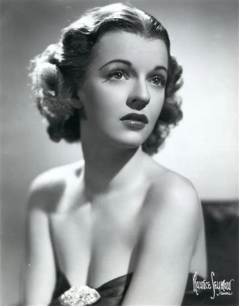 35 Fabulous Portrait Photos Of Dale Evans In The 1940s ~ Vintage Everyday