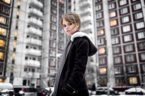 Hd Wallpaper Grey Coat Fur Long Hair Women Redhead Coats Anna