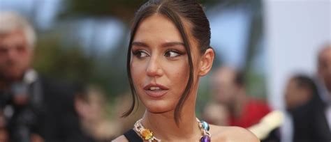 Adèle Exarchopoulos Pas Tendre Avec La Vie Dadèle Dix Ans Après Son