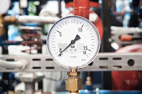 机械压力表。传统的压力测量仪器。