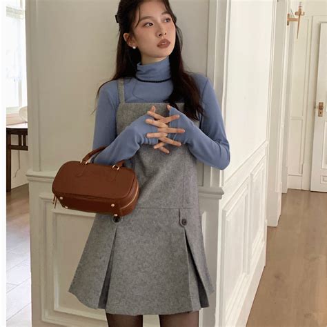 [겨울데이트룩 크리스마스룩 연말파티룩] 스퀘어넥 모직원피스 두꺼운 플리츠 뷔스티에 미니원피스 A라인 겨울스커트 하객원피스