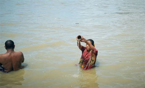 Indian Women Bathing In Ganga Must See