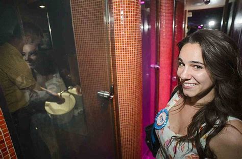 Singles Looking For Love Join Tour Of Public Loos With