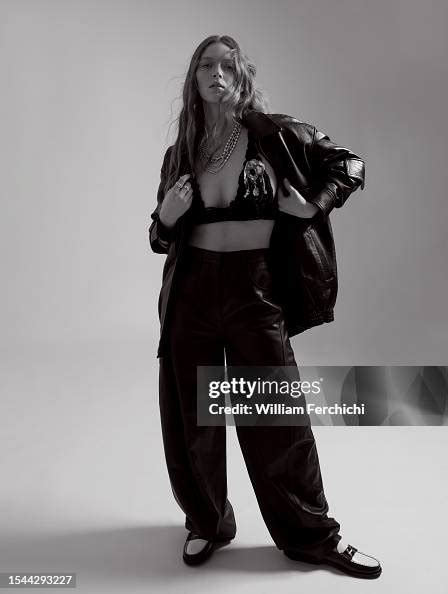 Model Dancer And Actor Larsen Thompson Is Photographed Líofficiel