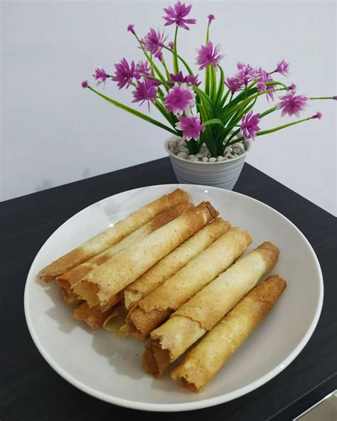 5 Kue Khas Nusantara Berbentuk Alat Makan Ini Manisnya Sempurna