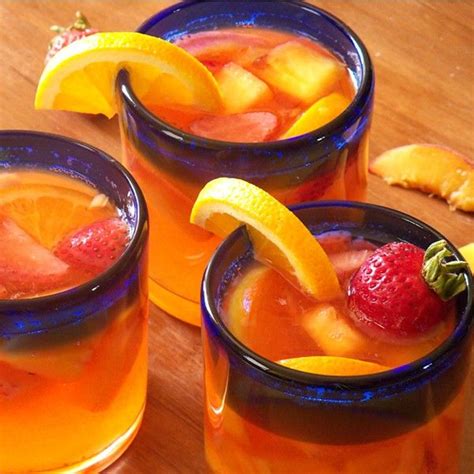 This Bytes Peach Sangria Recipe Sangria Recipes Peach Sangria