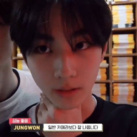 Pin By On Wonie Boy Photography Poses Who Do You Love Baby Dimple