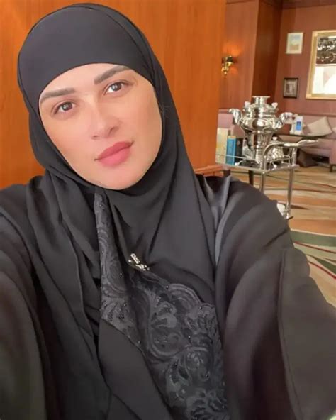 حقيقة اعتزال ياسمين عبد العزيز وارتدائها الحجاب شبابيك