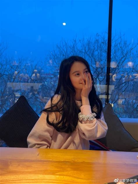𝚅𝚎𝚛𝚜𝚒 𝚃𝚛𝚒𝚗𝚒𝚣𝚎𝚛𝚜 • Pemotretan Gambar Gadis Ulzzang