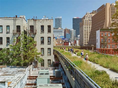 NYC Girls Trip Best Things To Do Sex And The City Tour Broadway Escape Com Au