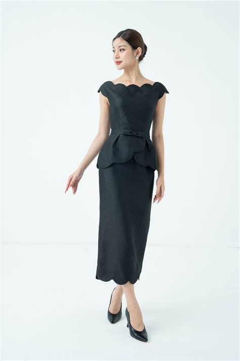 Váy Đầm Scalloped Neck Midi Brocade Dress