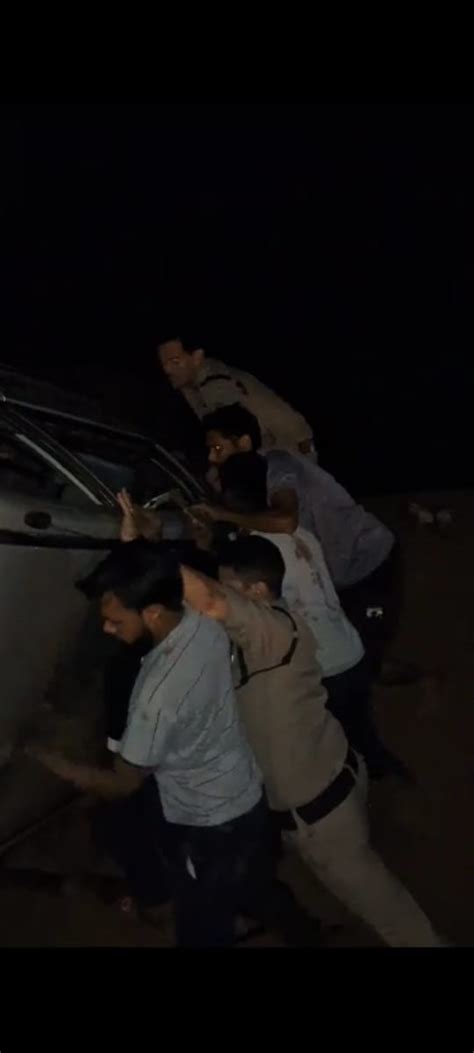 Dehradun Police Uttarakhand On Twitter Rescue मित्रता सेवा सुरक्षा