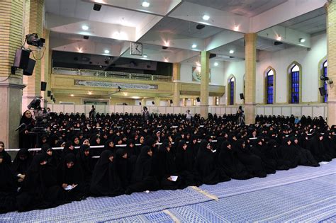 دیدار صدها نفر از زنان فرهیخته، استادان حوزه و دانشگاه و نخبگان عرصه