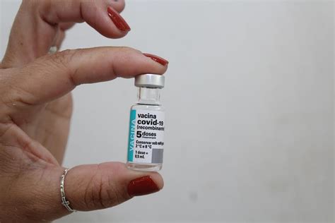 Vacinação ajudou a diminuir óbitos diz infectologista após Brasília