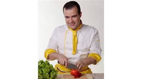 Иван Звездев иска повече баница и боб в Bg филмите Хай Клуб