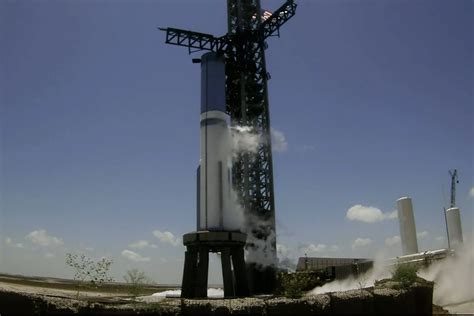 Spacex Ignites Engines On Starship Tests Water Deluge System Bloomberg