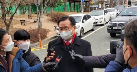 검찰 ‘선거법 위반 혐의 1심서 무죄 받은 홍남표 창원시장에 징역 8개월 구형