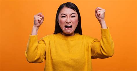 不幸にならないために「適切な怒り」と「有害な怒り」を区別して自覚する方法 ニュースな本 ダイヤモンド・オンライン