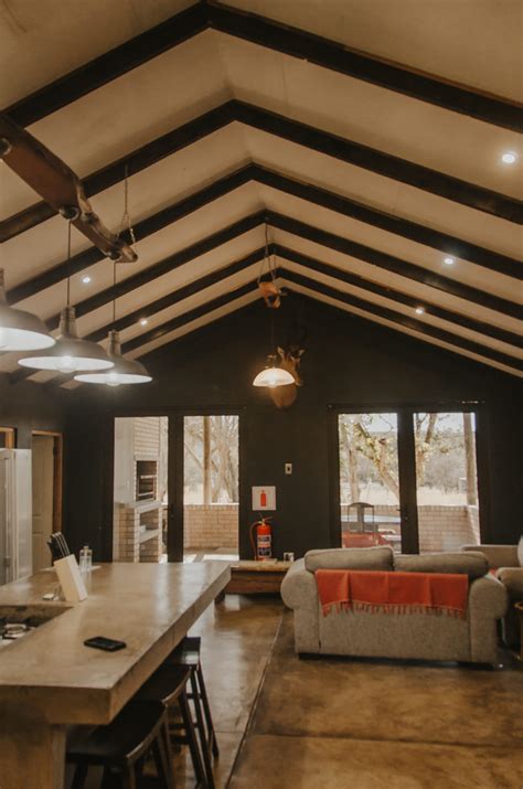 Blouwildebees Uitsig Wilgeboomsdrift Safaris