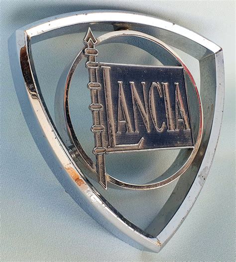 Emblemmascotbadge Lancia Flaminia Grille Logo Catawiki