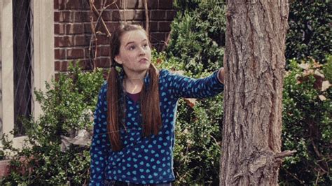 Eve Baxter Kaitlyn Dever Fan Art 40091227 Fanpop
