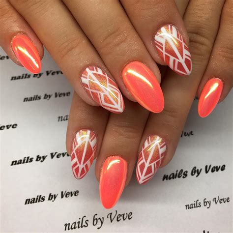 Ongle en gel orange idées pour arborer la manucure star de la rentrée