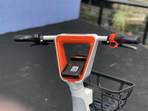 Ofo 在應用里開始推新聞資訊和小遊戲，摩拜在推免押金 每日頭條