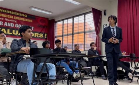 Conoce Al Maestro De La Uni Que Fue Calificado Con 20 Por Sus Alumnos