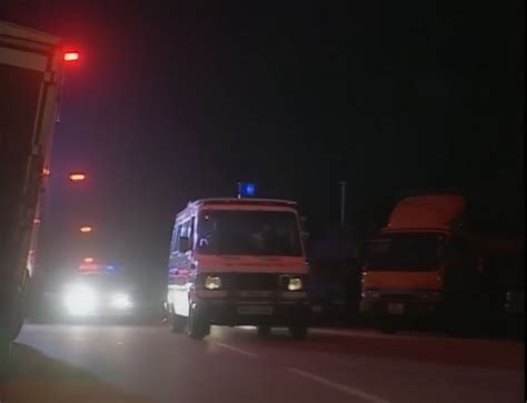 IMCDb org 1994 Mitsubishi Fuso Canter in Miè zuì xiānfēng 1997