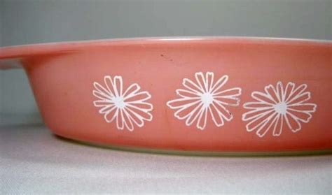 Prettiest Pink Daisy Pyrex Casserole Dish Etsy Pink Daisy Pyrex