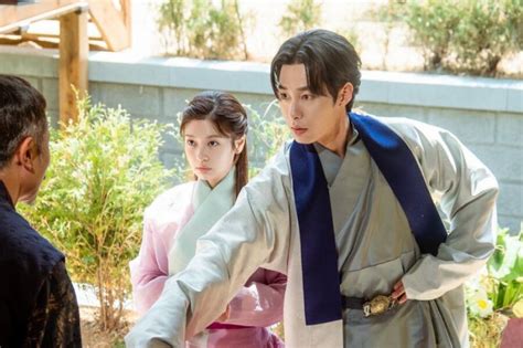 อีแจอุค Lee Jae Wook และจองโซมิน Jung So Min เลือกซื้อแหวนแต่งงานใน
