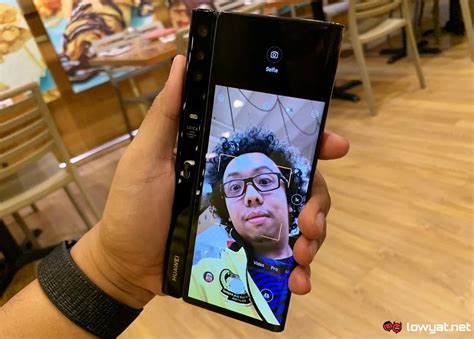 Huawei Mate X Hands On Setting The Standard For The Foldable Era