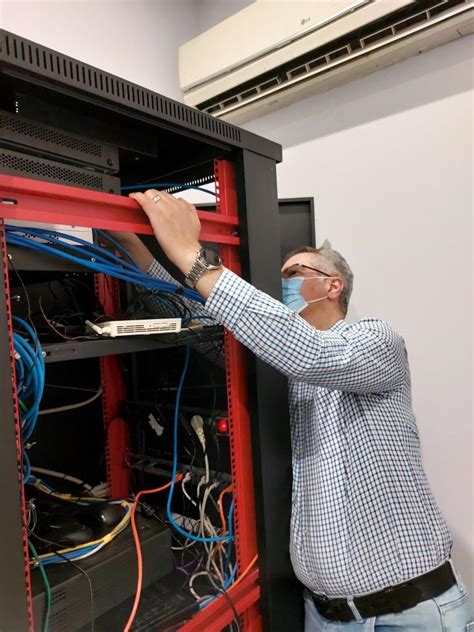 نصب ویندوز در مرکز تهران خدمات کامپیوتر ☑️ اسمبل کامپیوتر نصب ویندوز