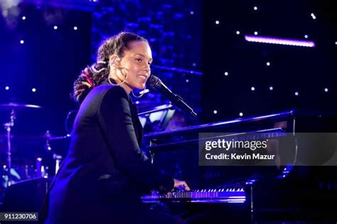 Alicia Keys Images Photos And Premium High Res Pictures Getty Images