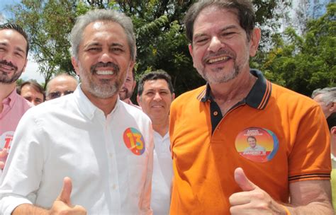 Elmano reuniu gabinete de crise petista após rompimento de Cid