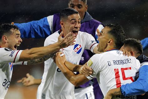 Conmebol Libertadores On Twitter 🔵⚪🔴 ¡abrazo De Gol De Nacional 🇺🇾⚽