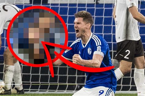 Fc Schalke 04 Nach Sensations Sieg Dabei Kommen Fans Die Tränen